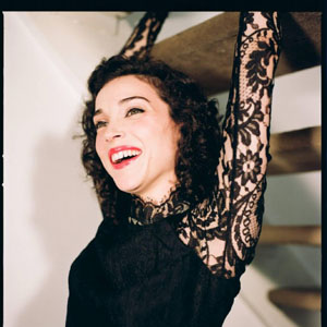 St.Vincent、新曲2曲入りレコードストアデイ限定7インチ盤＆4ADセッション音源集をリリース - amass