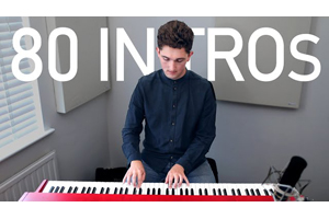 “名ピアノ・イントロ80曲をワンテイクで演奏してみた”映像が話題に - amass